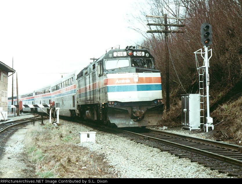 AMTK crossing the MILW